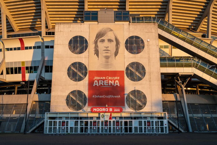 3-1-3-3 Formation in Football: Flexible And Fluid Allowing Players To ...